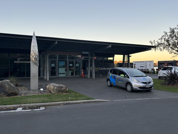 Premium Commercial Cleaning Services: Hallmark Services | Hallmark Services